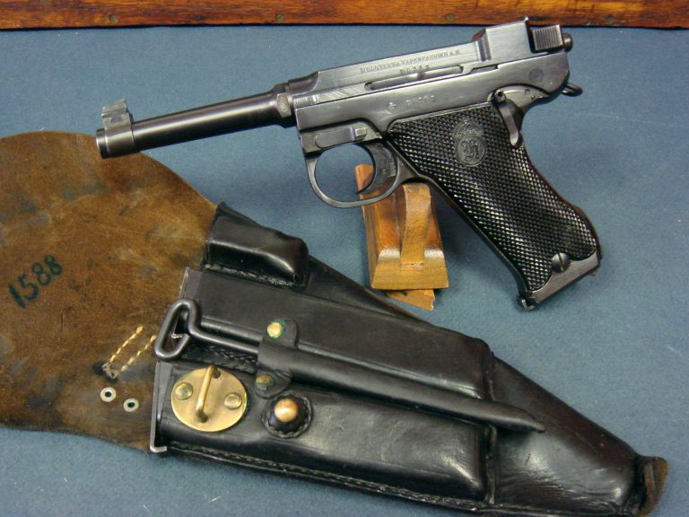 SOLD SWEDISH M40 LAHTI PISTOL....... FULL RIG FROM THE DANISH CONTRACT ...