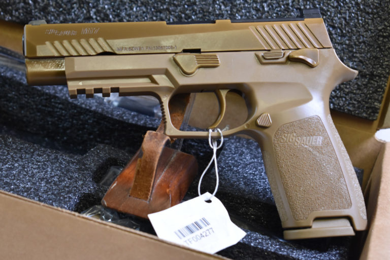 US ARMY ISSUED SIG M17 SERVICE PISTOL - Pre98 Antiques