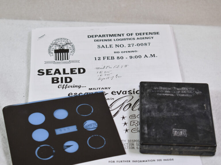 SOLD, VERY RARE US WW2 PILOT'S ESCAPE & EVASION GOLD BARTER & BRIBE KIT ...