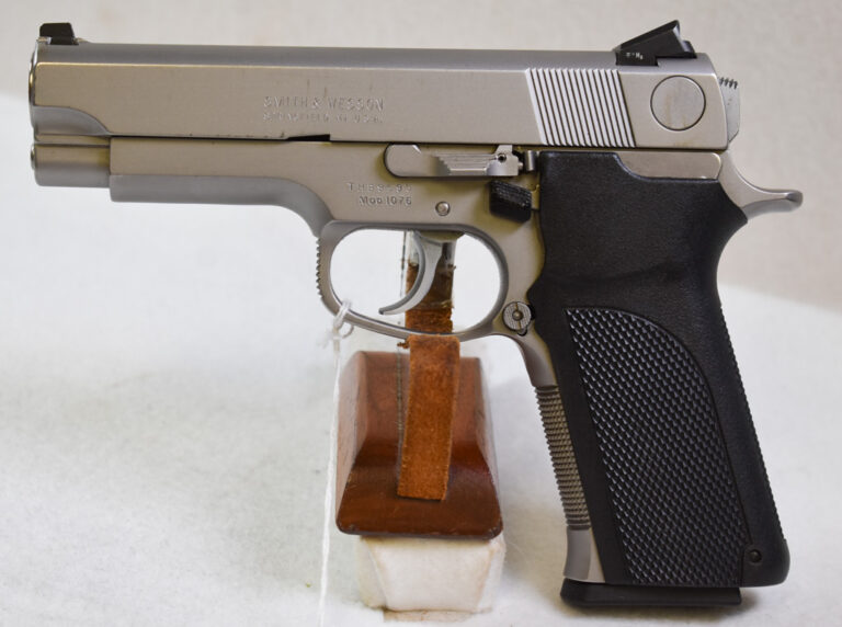 SOLD VERY SCARCE FBI ISSUED SMITH & WESSON MODEL 1076 10mm PISTOL, THE ...