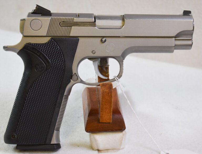 SOLD VERY SCARCE FBI ISSUED SMITH & WESSON MODEL 1076 10mm PISTOL, THE ...