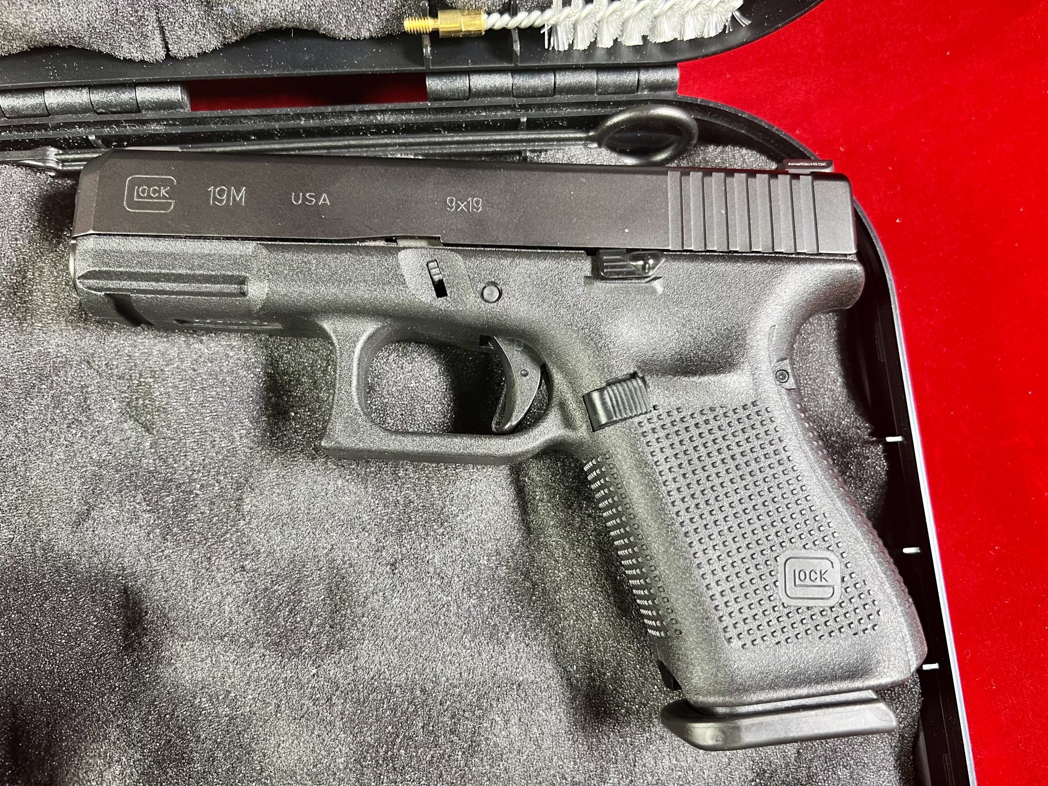 FRI SEPT 29, IMPOSSIBLE TO FIND FBI AGENT ISSUE GLOCK 19M 9mm SERVICE ...