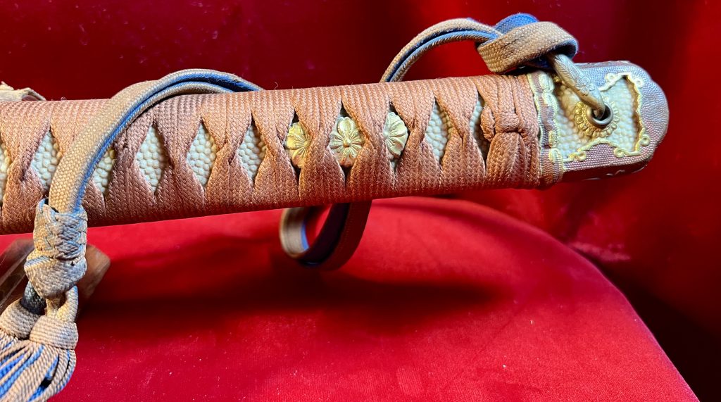 SOLD EXCEPTIONAL JAPANESE ARMY OFFICERS SHIN GUNTO SWORD, WITH TASSEL ...