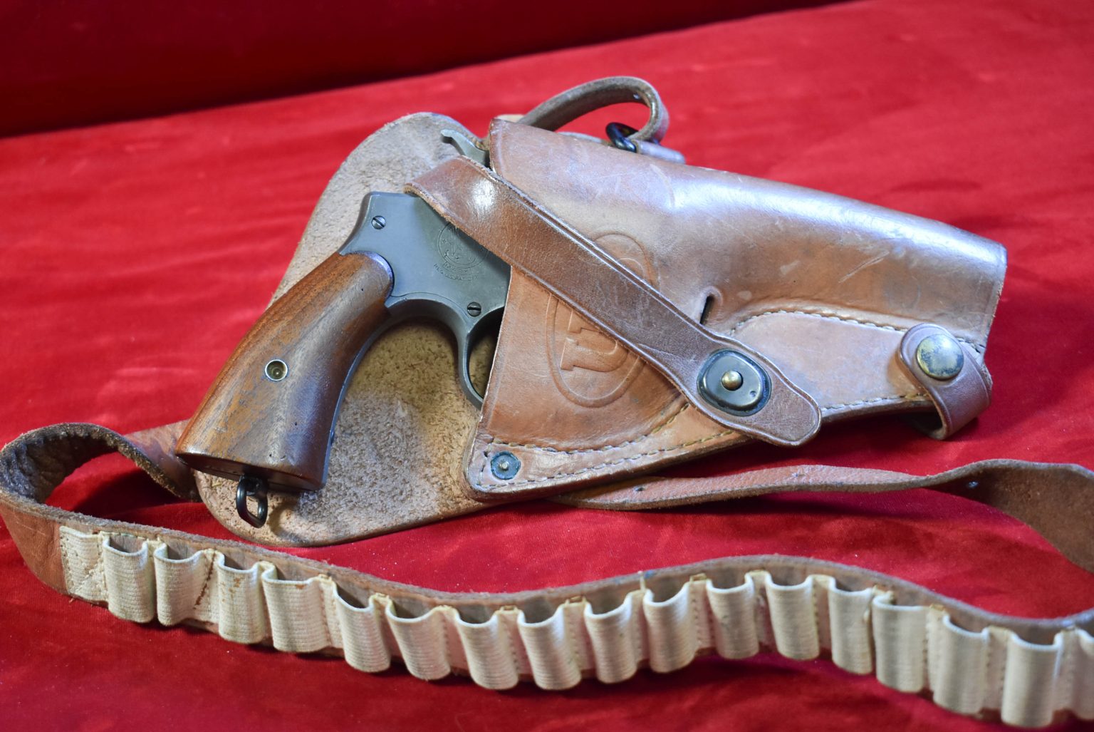 SOLD TUE OCT 8, VERY CHOICE, US WWII NAVY ISSUED SMITH & WESSON VICTORY ...