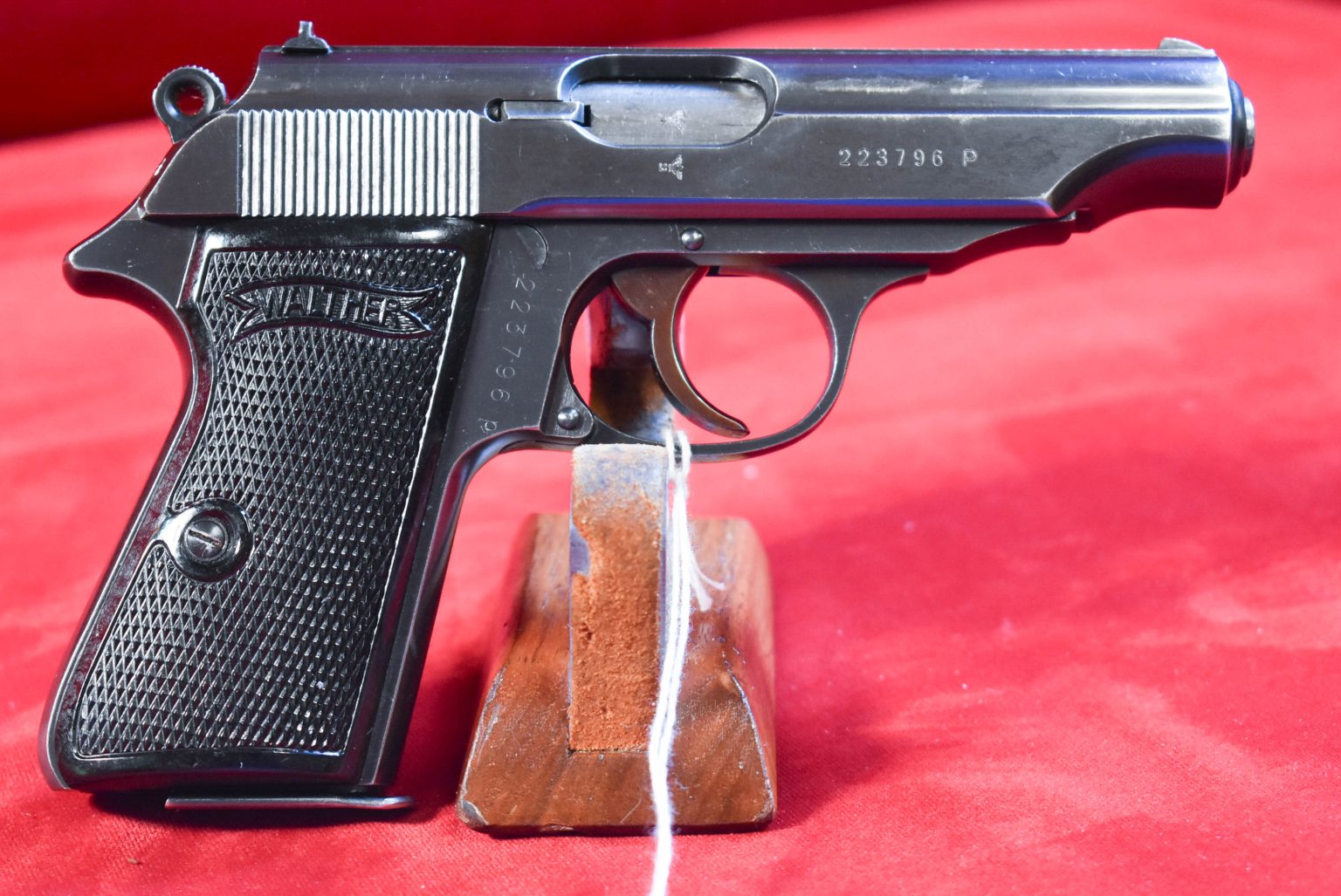 SOLD VERY CHOICE & VERY RARE 1941 LUFTWAFFE ISSUED WALTHER PP PISTOL ...