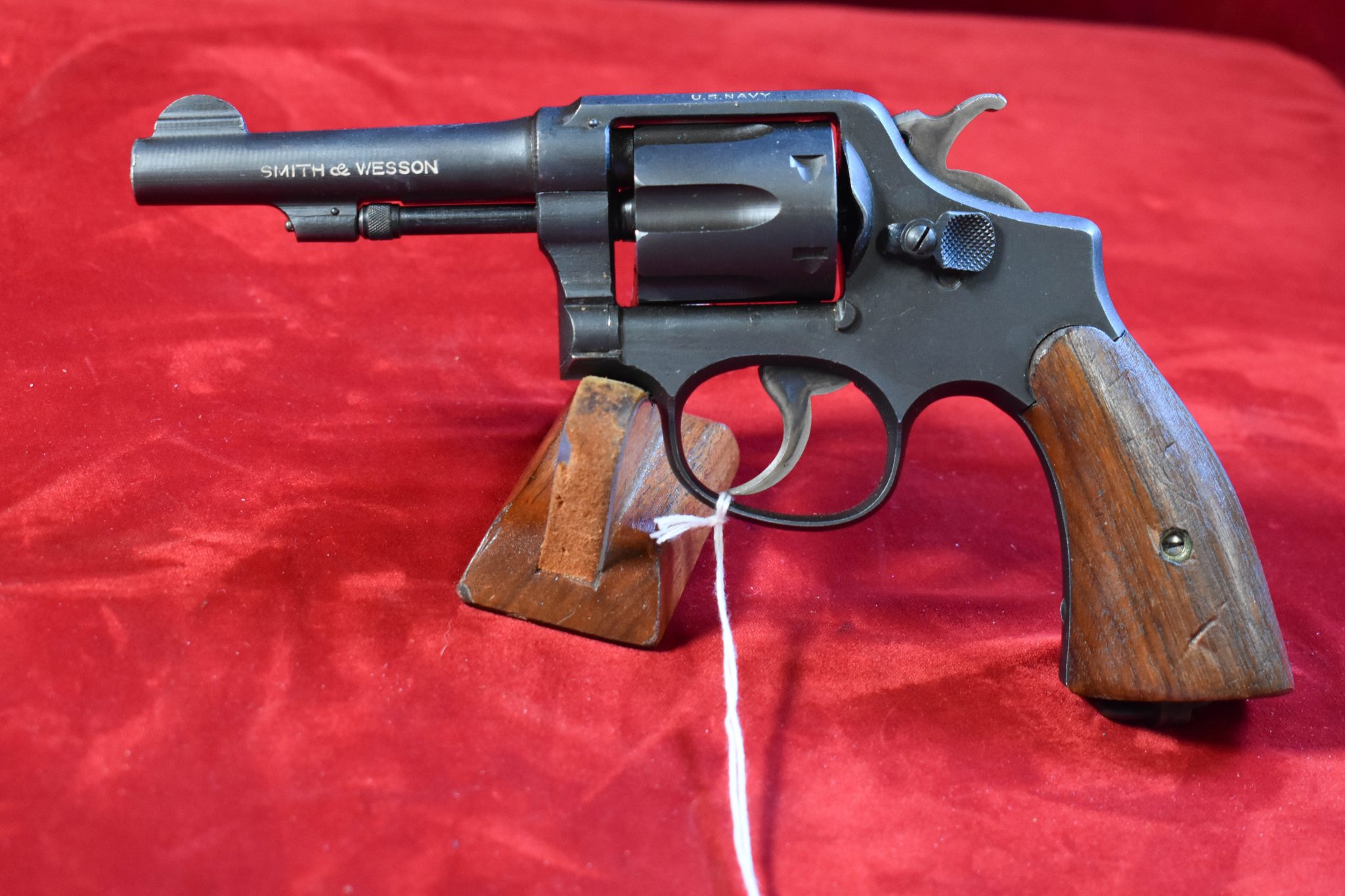 SOLD VERY CHOICE, US WWII NAVY MARKED SMITH & WESSON VICTORY REVOLVER & USN BOYT 43 SHOULDER ...